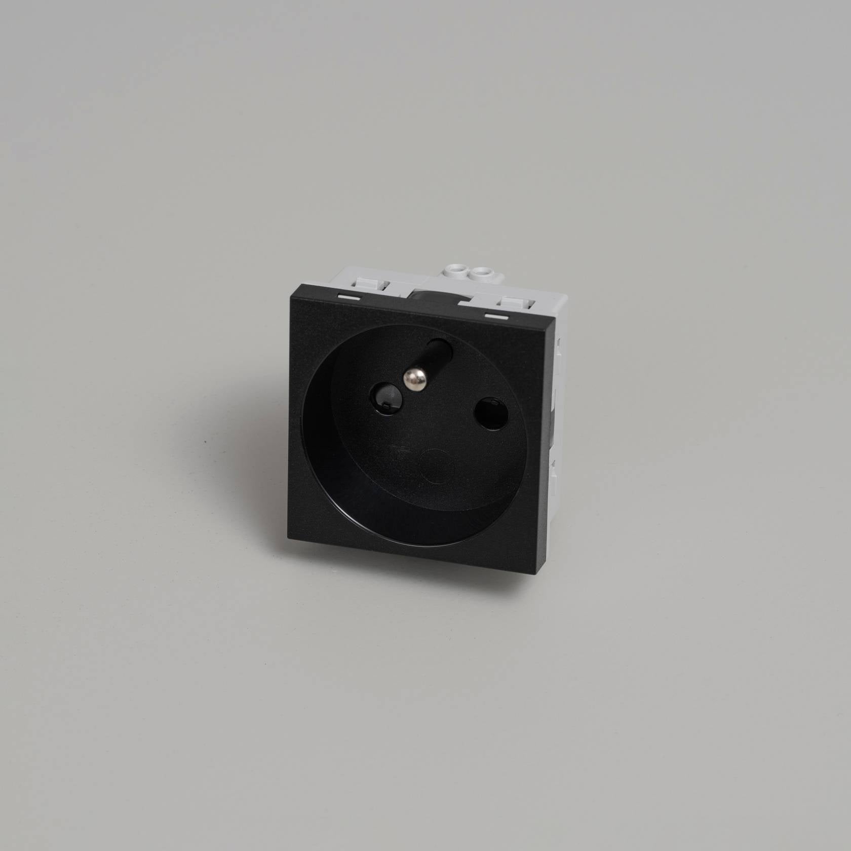 FRENCH BELGIAN SOCKET MODULE / TYPE E / 45 MM
